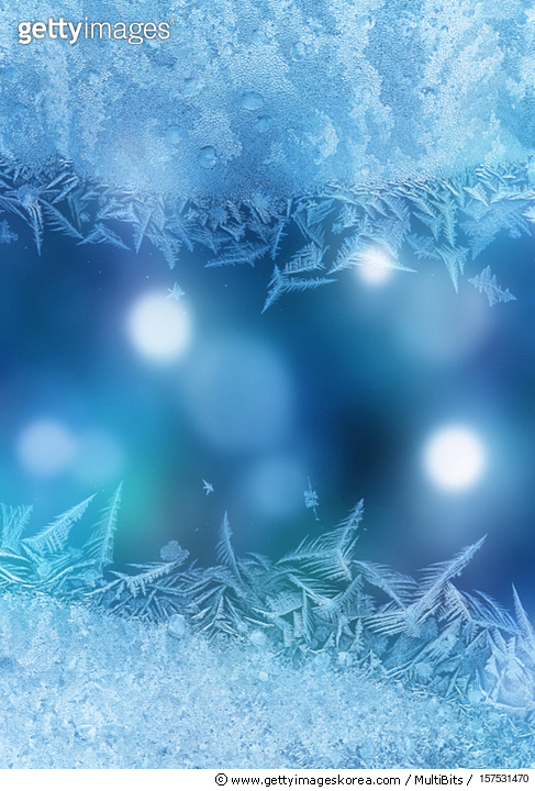 157531470 | 게티이미지코리아 | Ice flower frame on glass Royalty-Free 이미지