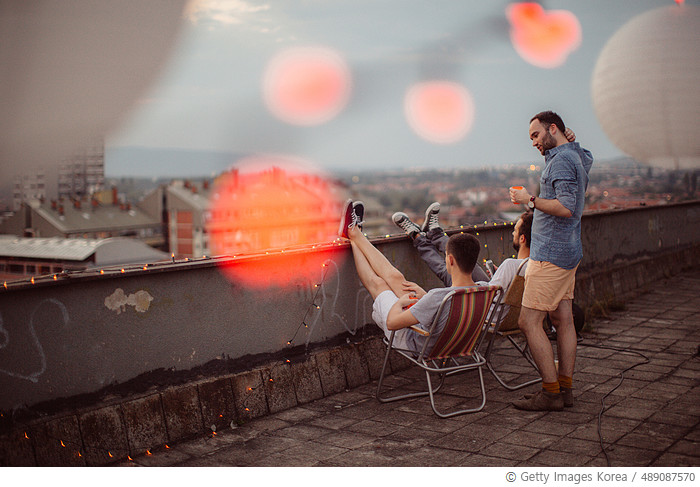 489087570 | 게티이미지코리아 | Bromance Royalty-Free 이미지