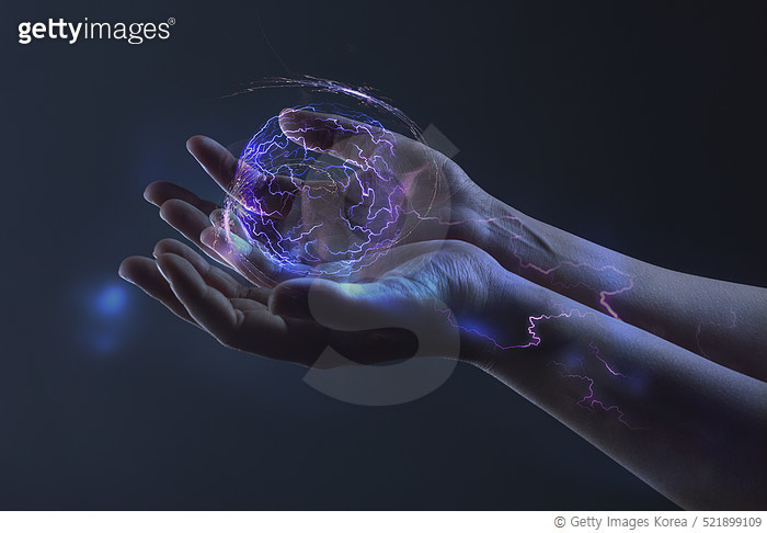 521899109 | 게티이미지코리아 | Hand access energy connections Royalty-Free 이미지